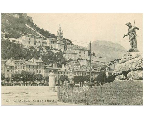carte postale ancienne 38 GRENOBLE Quai République Vedette gauloise