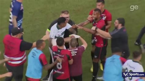 Batalla Campal En Brasil