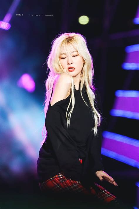 Red Velvet Seulgi Panosundaki Pin