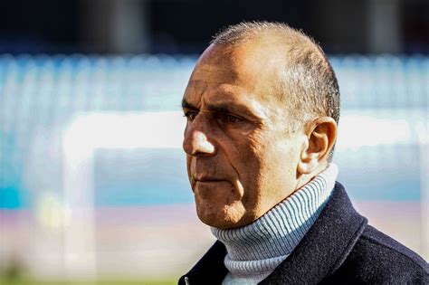 Mhsc Michel Der Zakarian Est Sur La Sellette Sportfr
