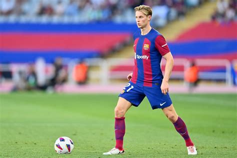 Barcelona Midfield Star Could Be Out Until November After Injury Vs