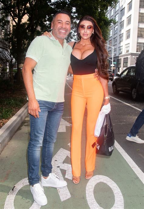 Oscar De La Hoya And Girlfriend Holly Sonders Relationship Timeline