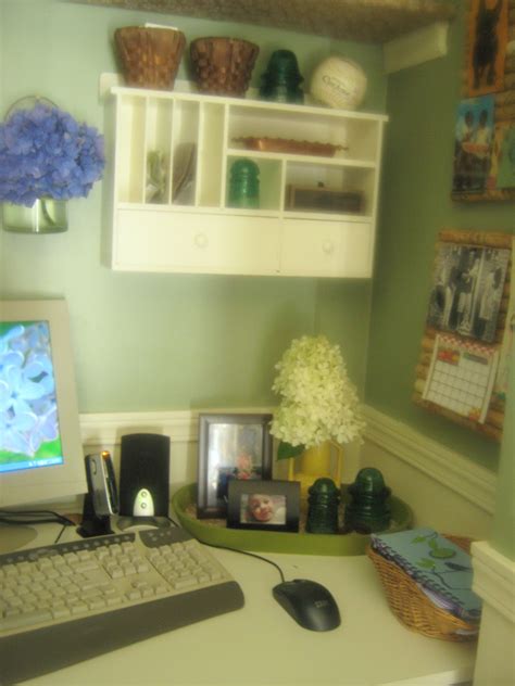 Rindy Mae Computer Cubby Makeover