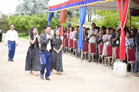 លោកអ្នកឧកញ៉ា ទ្រី ភាព ចុះសំណេះសំណាល និងចែកអំណោយដល់បុគ្គលិក កម្មករចំនួន ១ ៥០០នាក់