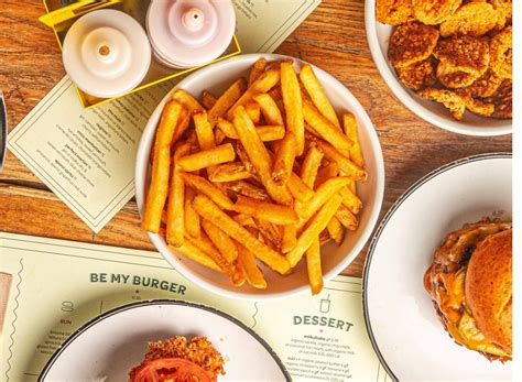8 Restaurant Chains That Serve The Best French Fries