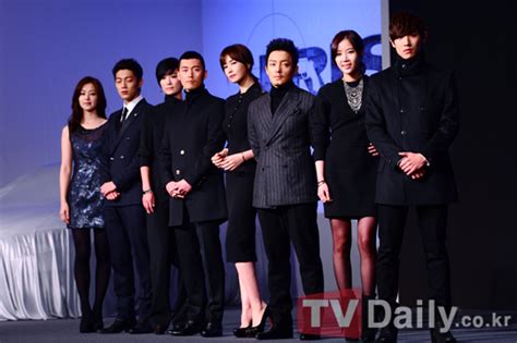 오늘 아이리스2 쇼케이스 출연진 단체사진 연예이슈 수다방 네모판