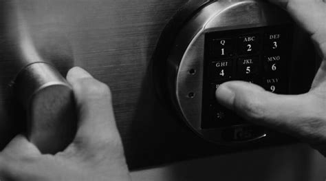 Decentralizing Data Security Mitigating Risks Of Centralized Systems Rsarcophagusio