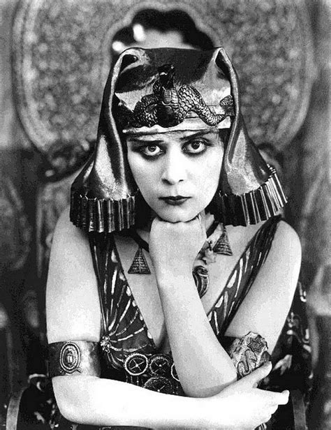 Theda Bara As Cleopatra 1917 Old Hollywood Silent Film Stars Silent Film