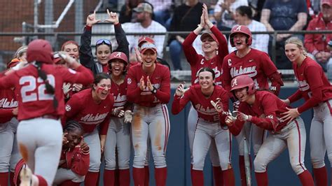 No 21 Alabama Softball Extends Winning Streak With 9 2 Victory At Samford