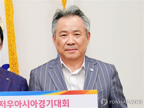 이기흥 후보 대한체육회장 직무정지 계속항고심도 기각종합