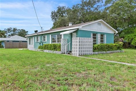 1161 Howard St Clearwater FL 33756 See Est Value Schools More