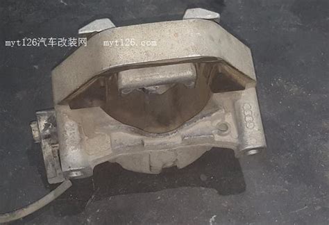更换下弯臂与机爪胶解决奥迪A6L底盘异响 myt126汽车改装网