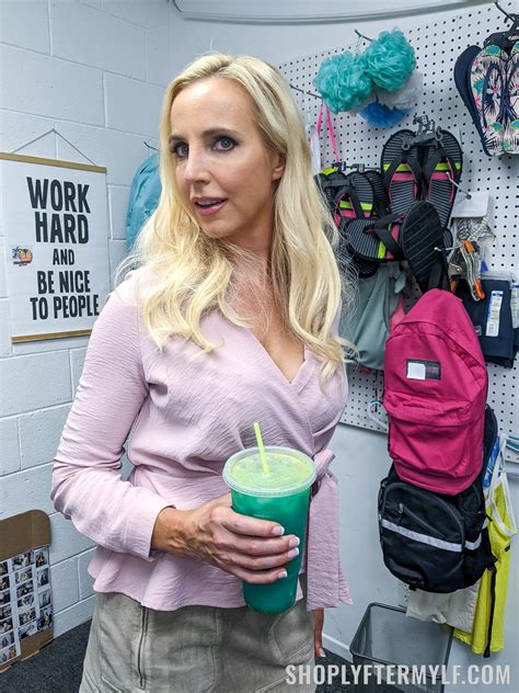 Sophia West Shoplyfter Mylf BabeSource