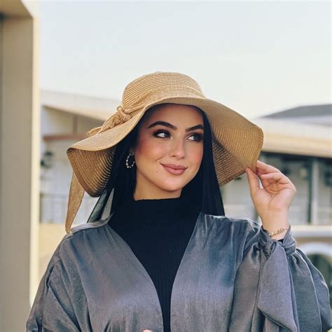 يسلام لما مراتك تدلعك و تبقي راضيه عنك 😂 Hanan Mohamed