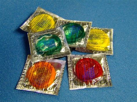 Publiko Pinag Iingat Ng Fda Sa Mga Hindi Rehistradong Condoms Dziq