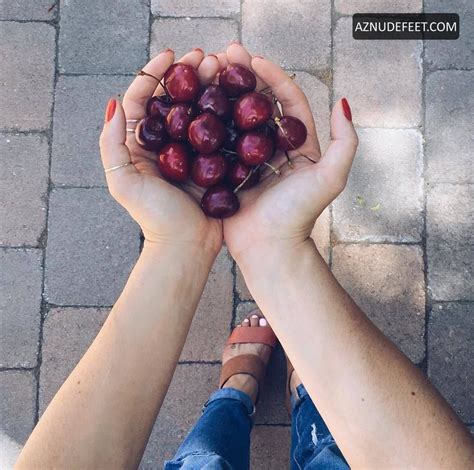 Katie Cockrell Feet Aznudefeet