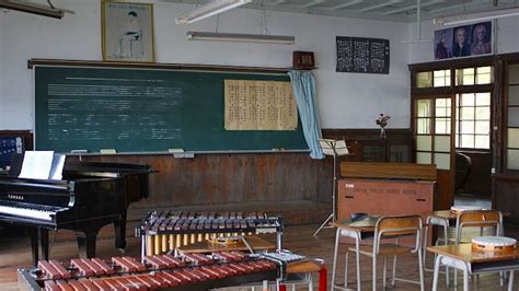 【怖い話】学校の七不思議 音楽室の幽霊を軽い気持ちで確かめに行ったら Youtube