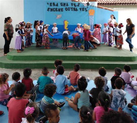 Creche Da AÇÃo Social De PeruÍbe Turmas Em Atividades