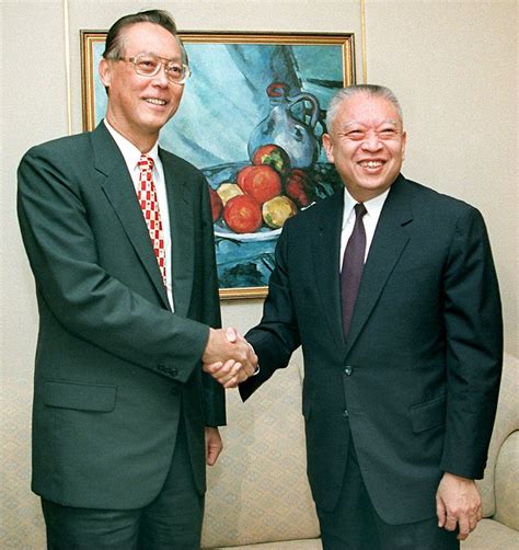 Biography Of Singapore Prime Minister Goh Chok Tong Dwells On His