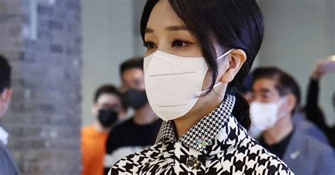 ‘건희사랑에만 사진 공개한 김건희 이준석 “공적 조직 통했으면”