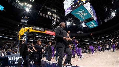 Sacramentos Mike Brown Unanimous Coach Of The Year Winner Newsday