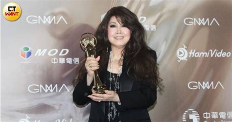 歐陽菲菲開金口清唱「感恩的心」 台上放話： 我會一直唱下去 娛樂 中時新聞網