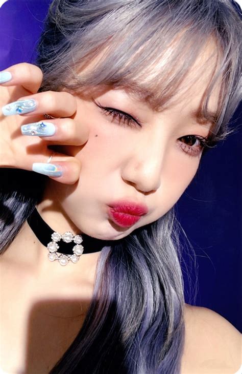 Loona Heejin Hyunjin Haseul Yeojin Vivi Kim Lip Jinsoul Choerry Yves