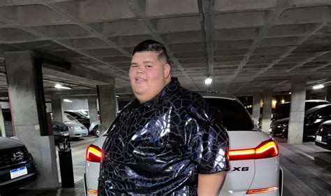 Gordão Da Xj Impressiona Ao Posar Sem Camisa Depois De Perder 113 Kg