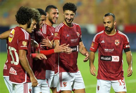 ماذا يحتاج الأهلي للتتويج بلقب الدوري بعد تعادل بيراميدز مع فاركو
