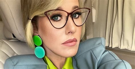 Телеведущая Ксения Собчак стала подозреваемой по делу о вымогательстве — Wonderzine