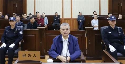 贵州省公安厅原党委委员、省纪委省监委派驻纪检监察组原组长陈罡受贿、洗钱、非法持有枪支、弹药案一审开庭腾讯新闻