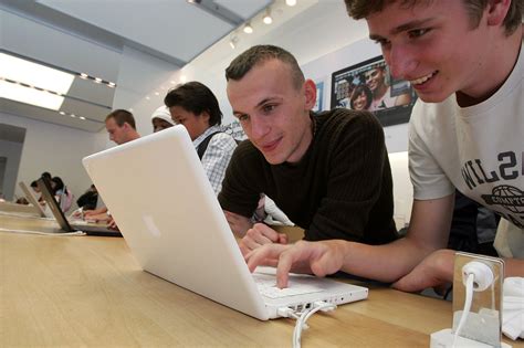 Users Of Bay Area Based Mac Linux Hurl Memes During Microsoft Outage
