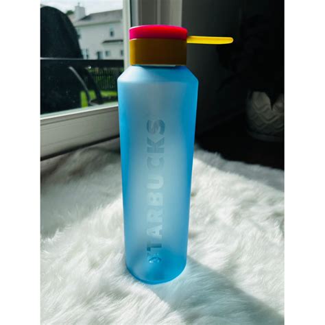 法蘭克愛咪 美國starbucks 星巴克 文字女神經典掛鉤透明塑膠水壺 隨行杯 24oz710ml 蝦皮購物