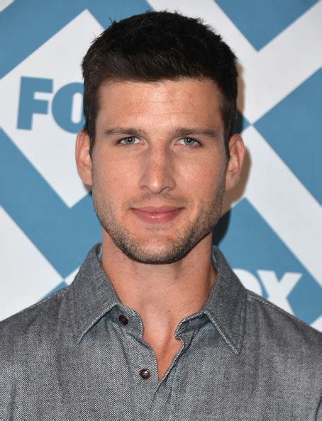 Parker Young Doblaje Wiki Fandom