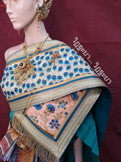 ปักพินโดย Wamnee ใน Thailand Costume เสื้อผ้า เสื้อผ้าย้อนยุค ชุด