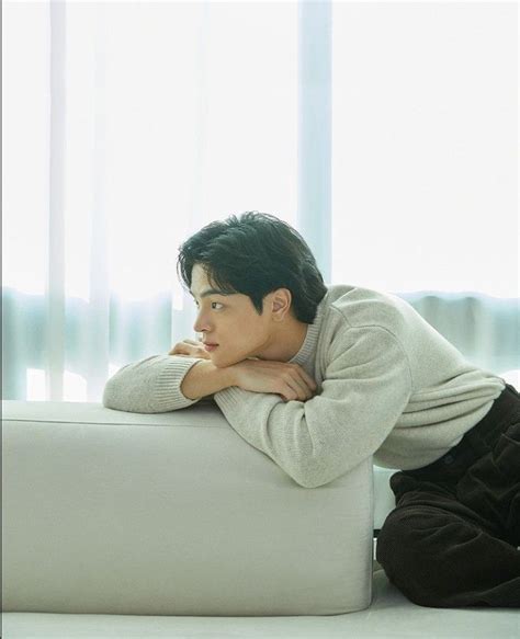 Kim Woojin On 29cm Celebridades Coreanos