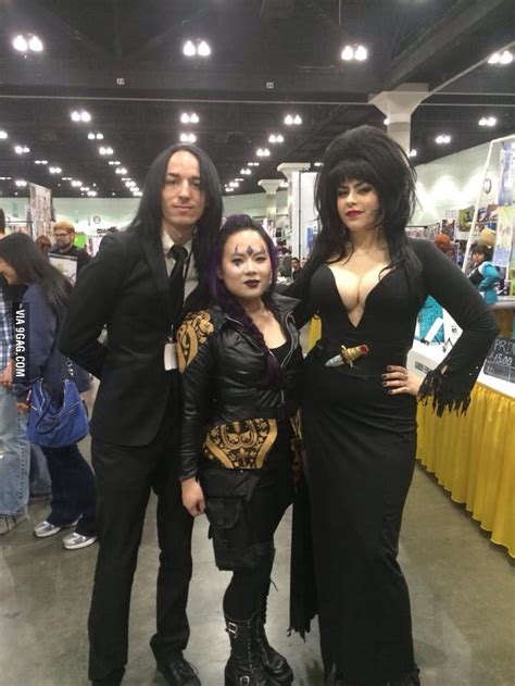 Elvira Cosplay At Comikaze 2014 9GAG