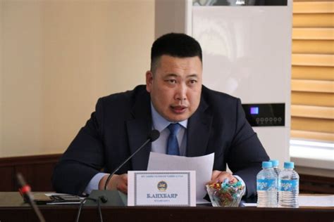 Б АНХБАЯР Хятадын талаас ачаа тээврийг яагаад явуулахгүй байгаа талаарх албаны мэдээ ирээгүй байна