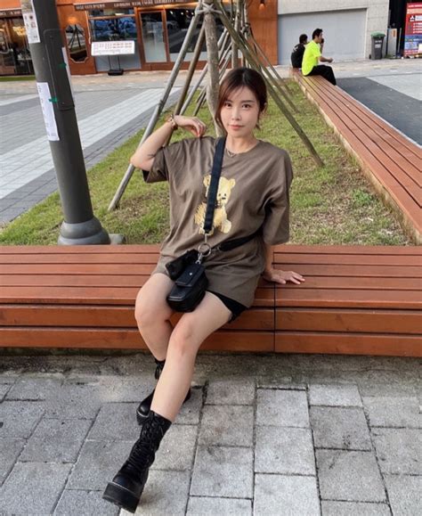 대학생 남자 여자 가을코디 반팔티 가방 추천 세븐틴 호시 함께한 브랜드 아크메드라비 주목 네이버 블로그