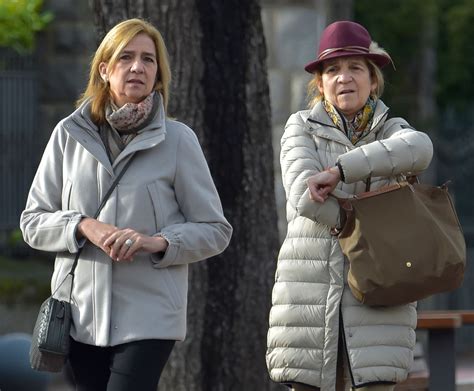 La Infanta Elena Y Su Hermana Cristina Celebran Juntas La Nochevieja En