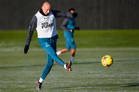 Report Nottingham Forest Set To Sign Newcastle Man Jonjo Shelvey