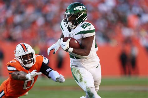 Breece Hall Gives Jets Fans Ultimate Scare With Untimely Tweet On Acl