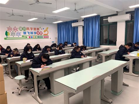 铜陵三中——华星秋月同出彩，璧坐玑驰共抒怀——高一年级“五松山”现场创新作文大赛圆满结束