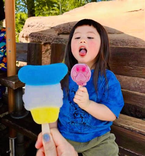 ความทรงจำที่งดงาม ให้ภาพเล่าเรื่ิองงงงค๊าาา ดาราสาวกับไอติมของเค๊าา 👧🏻🤟♥️ แอบิเกล สายฟ้า