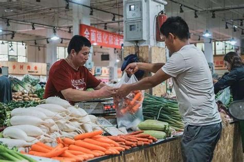 為什麼豬肉價格上漲，雞蛋、蔬菜卻也跟著上漲？聽聽專家怎麼說 每日頭條