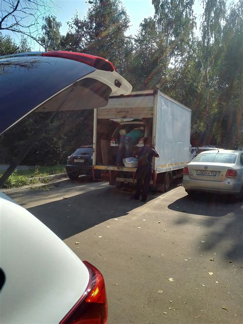Внимание на содержимое фургона Пикабу