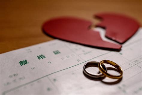 【既婚者がセフレを作る理由】不倫との違いは？リスクや脱却する方法も解説