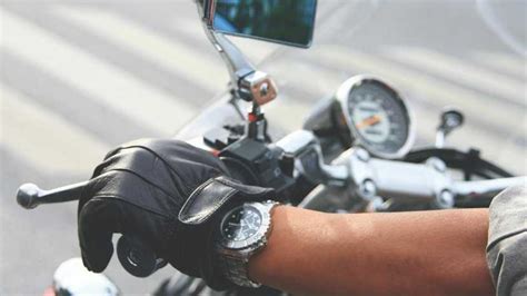 En agosto el patentamiento de motos creció 8 mensual pero cayó 9