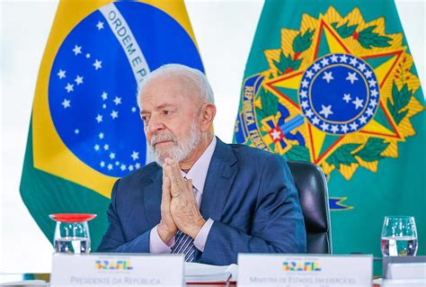 Após críticas Lula sanciona taxa das blusinhas para até US 50