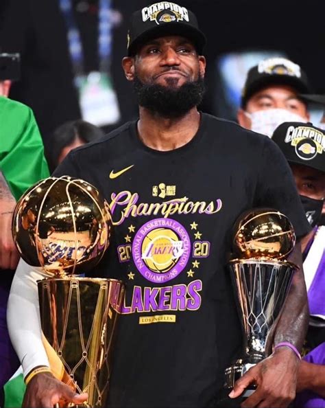 Pin By Carlos On Lebron James Los Angeles Lakers Basketball Lebron James Wallpapers Los